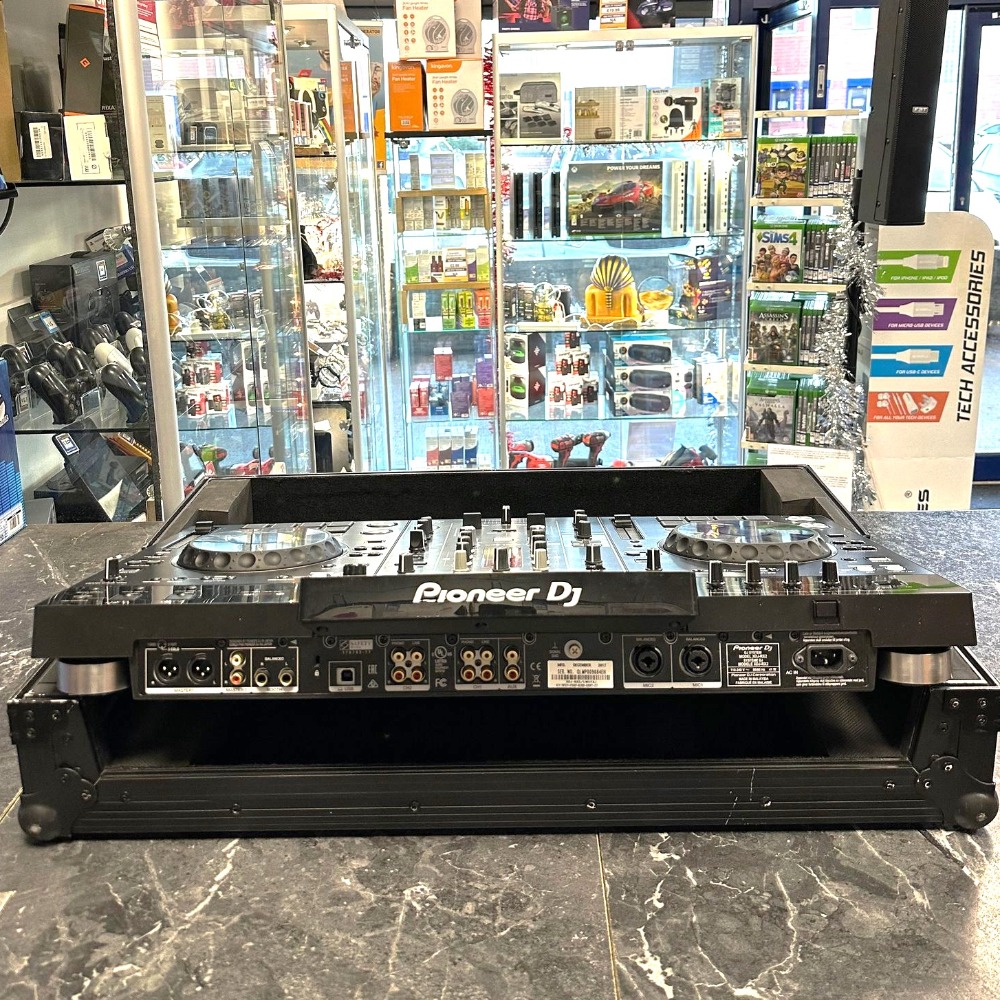 Pre-owned Pioneer XDJ RX2 Rekordbox DJ Console Stand Alone + Hard ...